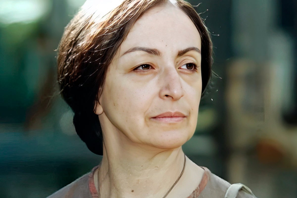 Após perder contrato fixo, atriz de O Cravo e a Rosa volta à Globo