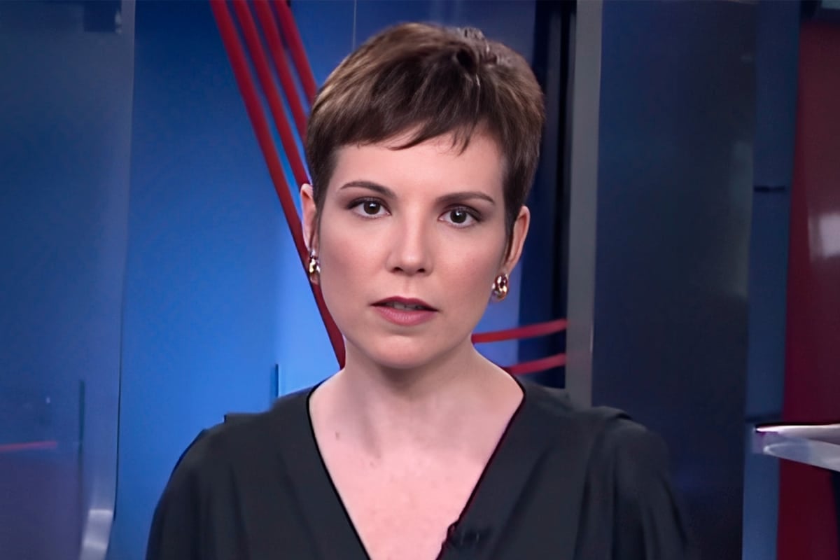 Demitida pela CNN, jornalista reaparece em canal mal das pernas