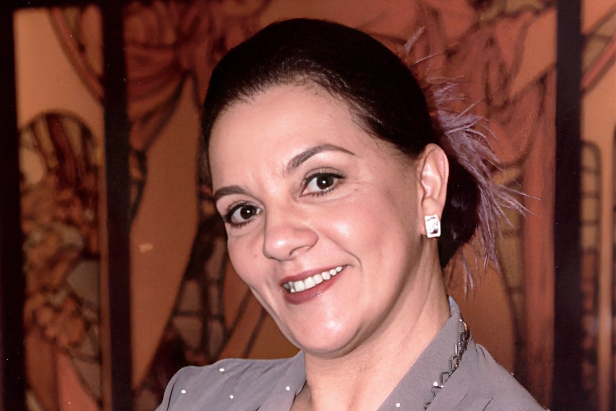 Aos 69 anos, atriz de Chocolate com Pimenta impressiona ao posar de ...